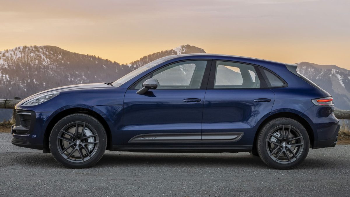 Book ur dream car with Vanguard Luxury Rentals now