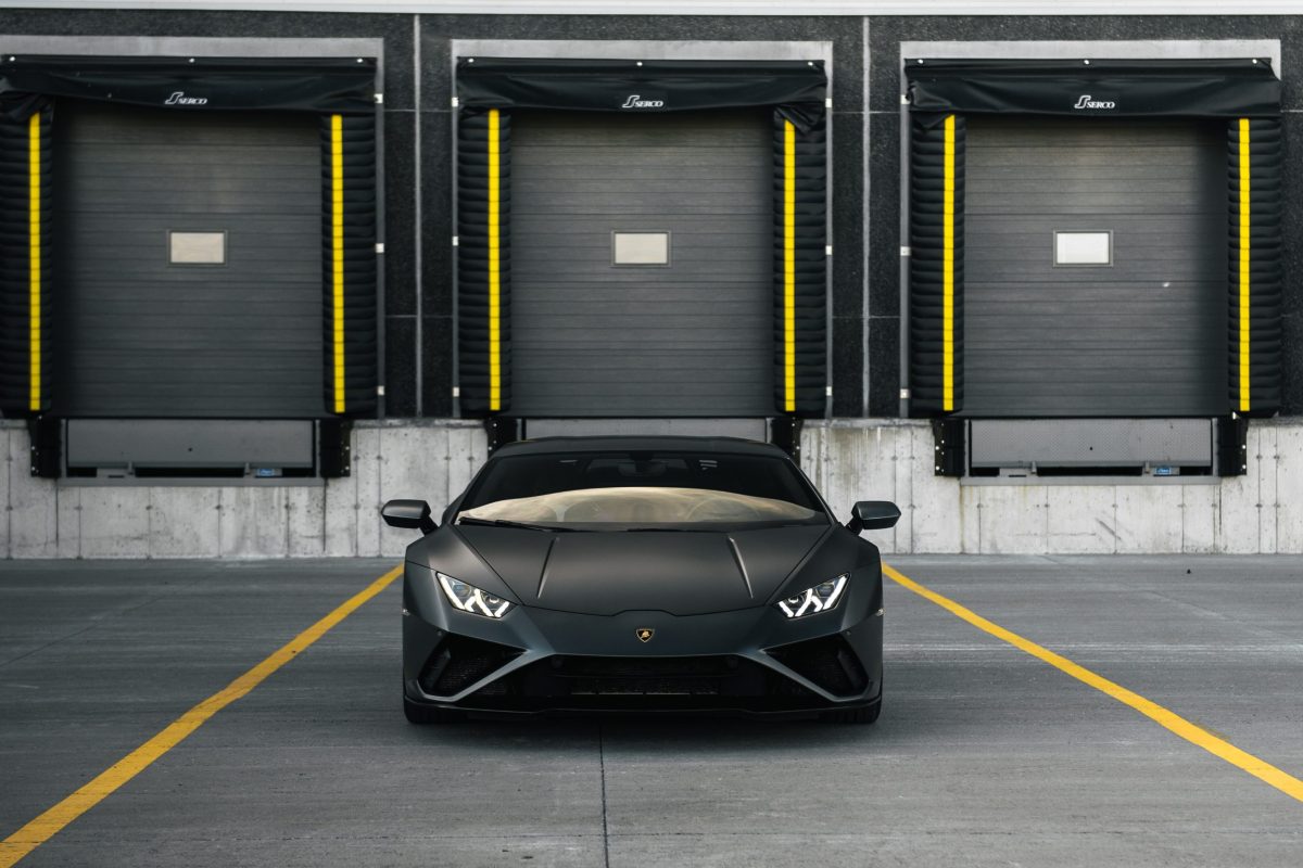 Book your dream car with Vanguard Luxury Rentals now