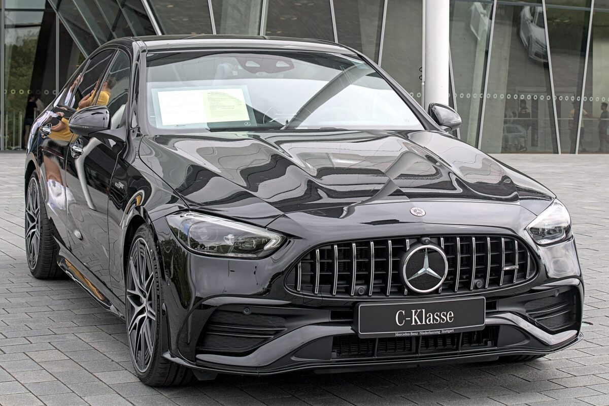 Book ur dream car with Vanguard Luxury Rentals now